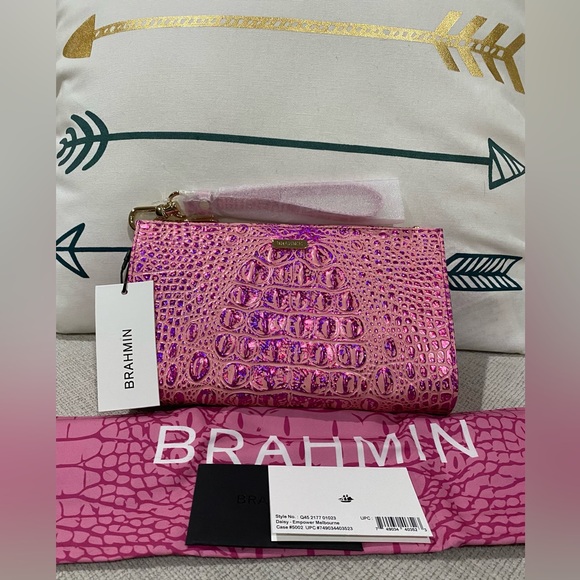 Brahmin | Bags | Nwt Empower Daisy Brahmin Wristlet 224 Bca Collection ...